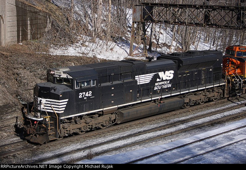 NS 2742